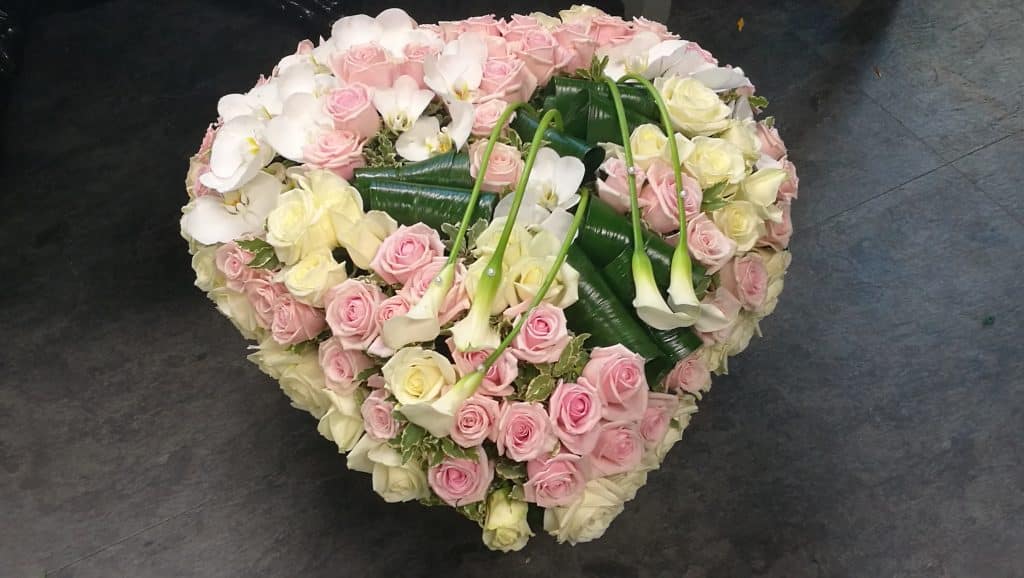 Cœur de fleurs de deuil - Chaumont, Les Fleurs - Artisan fleuriste ...