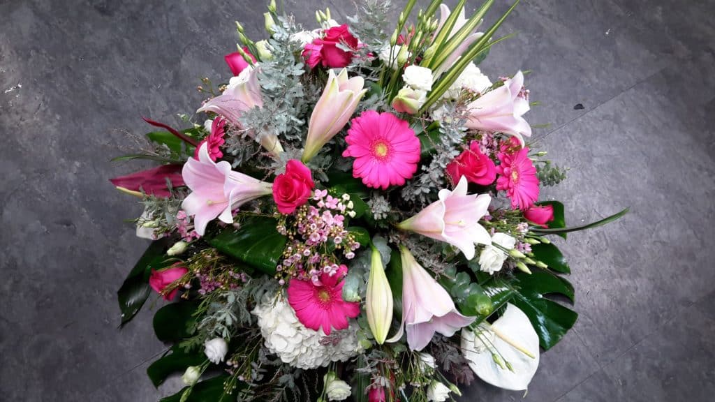 Coussin de roses - Chaumont, Les Fleurs - Artisan fleuriste, votre ...